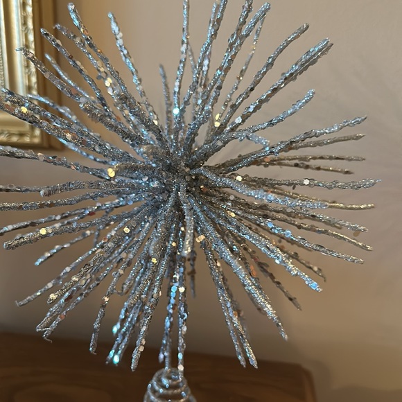 At Home | Holiday | Silver Light Weight Tree Topper | Poshmark